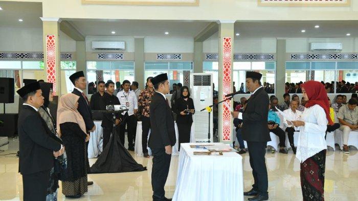 Sebanyak 155 Anggota PPK untuk Pilkada Indramayu 2024 Resmi Dilantik, Mayoritas Wajah Baru ...