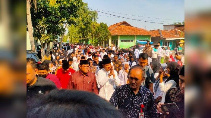 BREAKING News, Kaesang Kunjungi Cirebon, Disambut Ratusan Orang di ... BREAKING News, Kaesang Kunjungi Cirebon, Disambut Ratusan Orang di ...