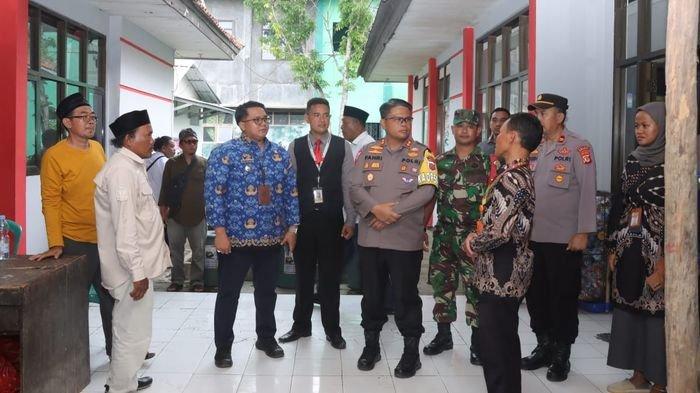 Pastikan Kesiapan Pengamanan, Kapolres Indramayu Datangi Rapat Pleno Rekapitulasi Pemilu 2024 di ...