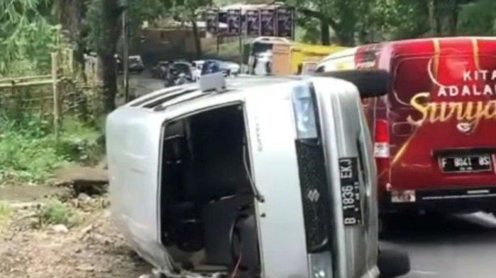 Hati-hati Jalan Raya Puncak Cianjur Macet Imbas Ada Kecelakaan Mobil dan Motor - Tribuncirebon.com