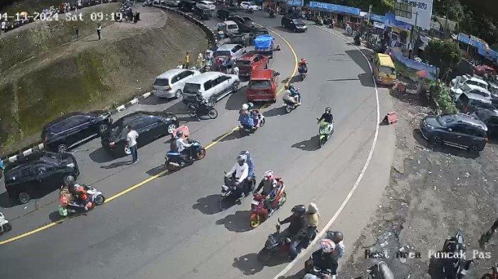 Jalur Puncak Cianjur Padat H+3 Lebaran, Imbas Penerapan Sistem One Way Jakarta - Cianjur ...