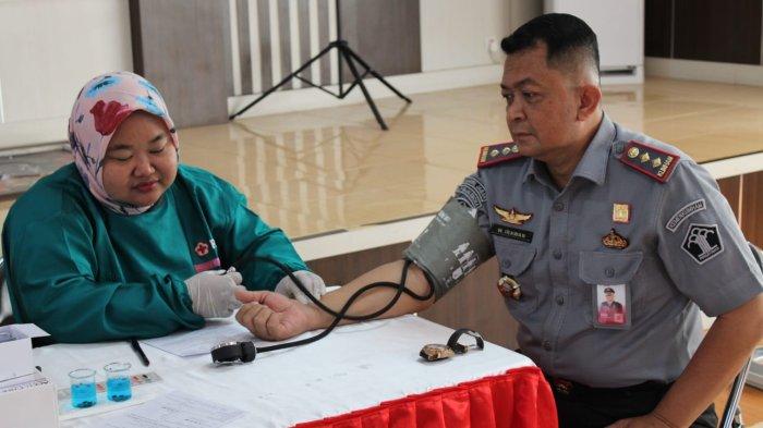 Bantu Penuhi Stok Darah PMI, Petugas Lapas Kelas IIB Majalengka Ikut ...