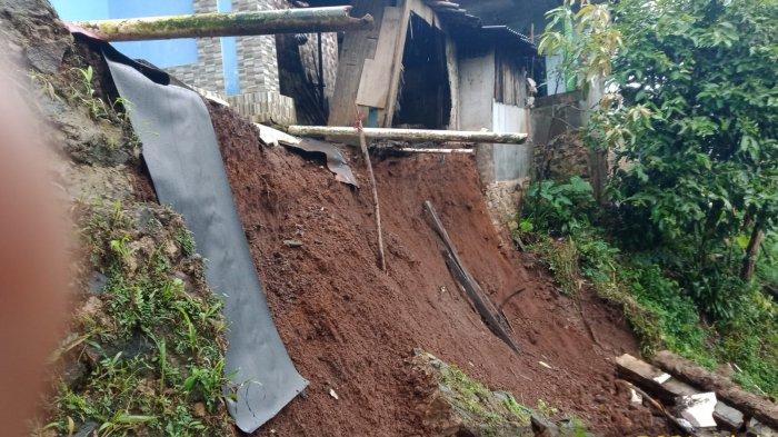 Diguyur Hujan Deras Selama 2 Hari, 2 Rumah Warga di Kabandungan Sukabumi Nyaris Tergerus Longsor ...