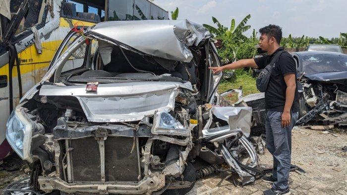 Kronologi Kecelakaan Maut di Cipali KM 139, Mobil Travel Luxio Oleng ... Kronologi Kecelakaan Maut di Cipali KM 139, Mobil Travel Luxio Oleng ...