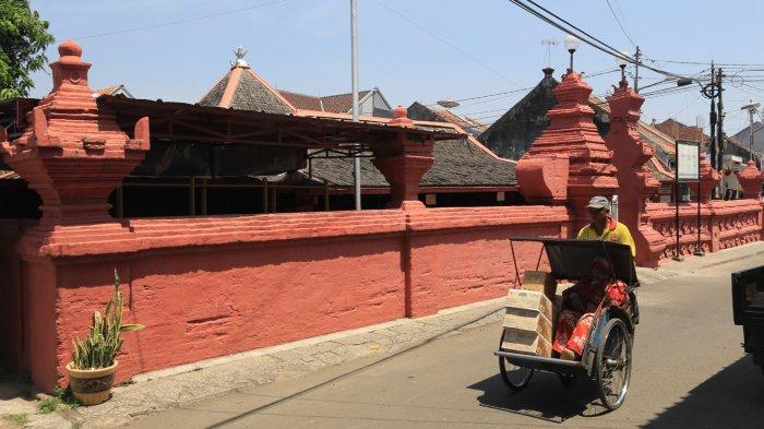 Menengok Masjid Merah Panjunan Kota Cirebon, Cagar Budaya Perpaduan ...