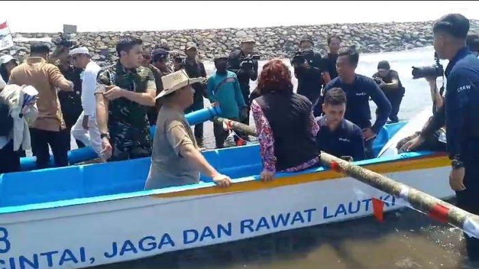 Momen Prabowo Subianto Diajak Susi Pudjiastuti Berlayar ke Tengah Laut di Pangandaran ...