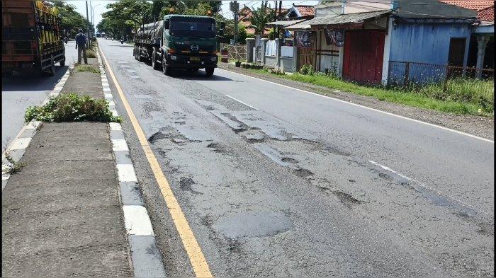 Jelang Mudik Lebaran 2025, Jalan Pantura Cirebon Masih Banyak Lubang dan Bergelombang ...