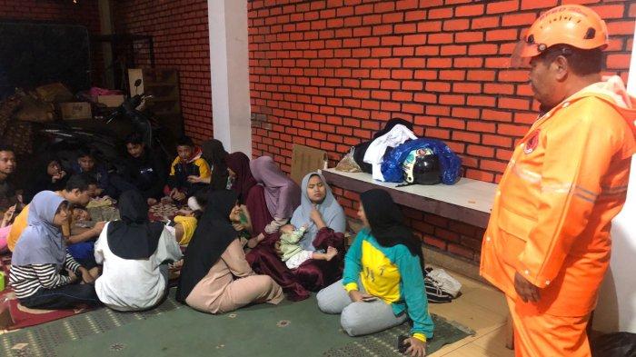 Pray For Kota Sukabumi, Dikepung Banjir Hingga Puluhan Rumah Terendam ...