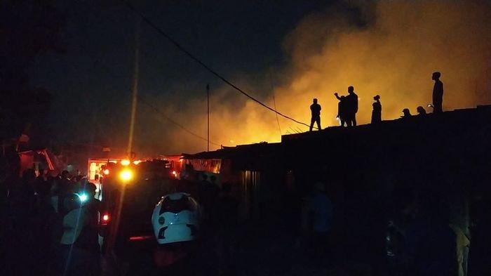 Cerita Pemilik Kios soal Kebakaran di Pasar Sadang Serang yang ...