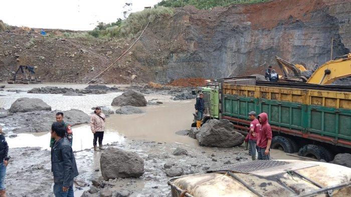 Tiga Orang Penambang Pasir Tertimbun Longsor di Cianjur, Dua Tewas, Satu Masih Dicari ...