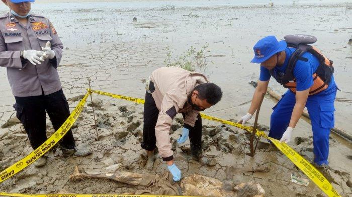 Mayat Laki-laki Ditemukan di Bibir Pantai Indramayu, Tubuhnya Sudah Tak ...