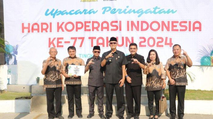 Penjabat Wali Kota Cirebon Anugerahi Penghargaan untuk Kospin SMA ...