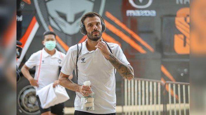 Kata-kata Pertama Tyronne Del Pino Setelah Resmi Direkrut Persib ... Kata-kata Pertama Tyronne Del Pino Setelah Resmi Direkrut Persib ...
