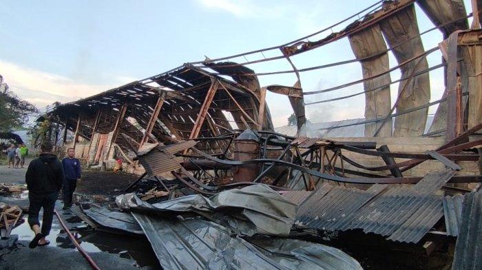 Polisi Masih Dalami Dugaan Penyebab Kebakaran Pabrik Pengolahan Rotan di Desa Karangasem Cirebon ...