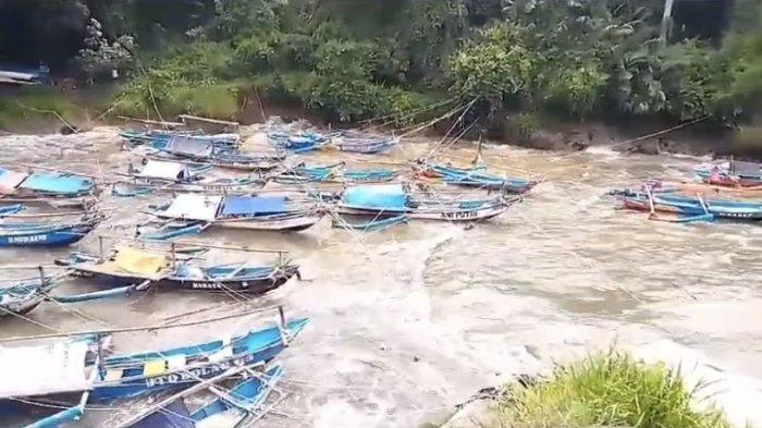 Puluhan Kapal Nelayan di Cianjur Selatan Hancur Akibat Dihantam Gelombang Tinggi - Tribuncirebon.com