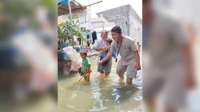 Banjir Rob Hantui Warga Eretan Indramayu, Awal Tahun 2024 Sudah 8 Kali Permukiman Terendam Air ...
