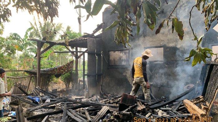 Rumah Warga di Geopark Ciletuh Sukabumi Ludes Terbakar, Kerugian Capai Rp 150 Juta ...