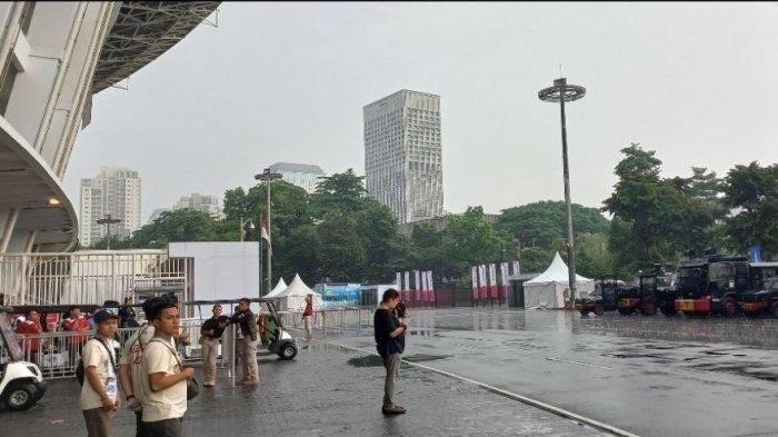Jelang TimnasDay Indonesia vs Argentina, SUGBK Diguyur Hujan Lebat, Tak ...