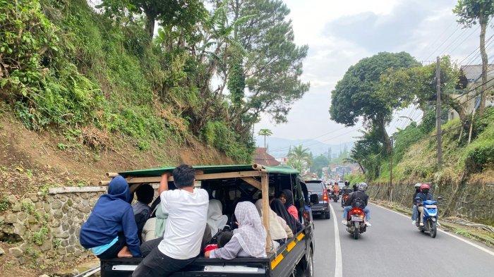Polisi Akan Tindak Mobil Bak Terbuka yang Angkut Wisatawan ke Lembang ...