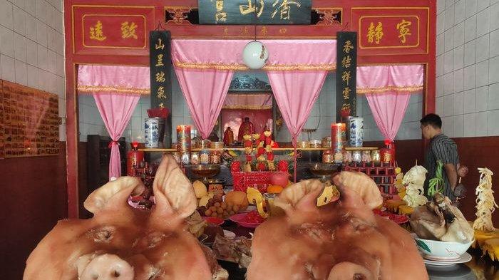 Mengenal Sesajian Dalam Sembahyang Perayaan Imlek, Mulai Jajanan Hingga ...