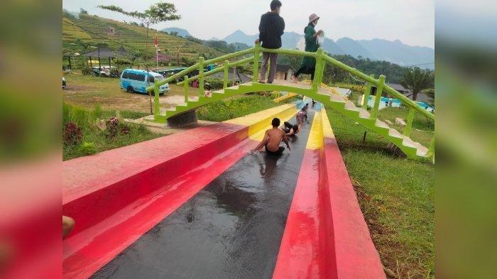 3 Objek Wisata di Kuningan, Perosotan Terpanjang Hingga Kulineran di ...