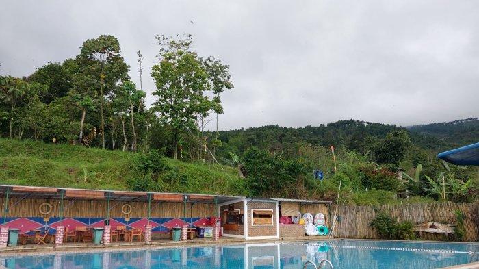 Cuma Rp 10 Ribu Untuk Renang di Santorini Swimming Pool, Nikmati Suasana Pegunungan Asri ...