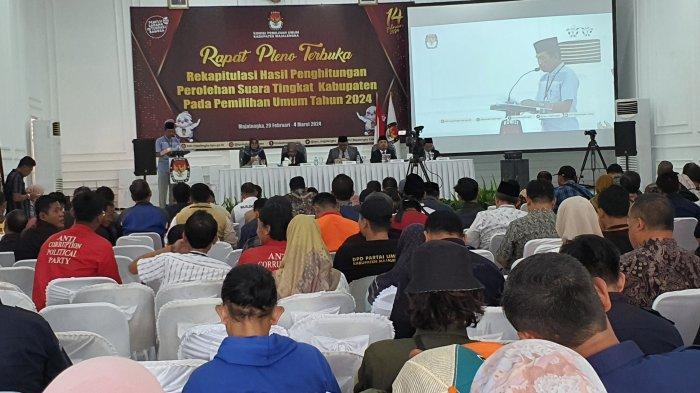 Bawaslu Majalengka Bakal 'Tongkrongi' Rapat Pleno Rekapitulasi Suara Pemilu 2024 hingga Selesai ...
