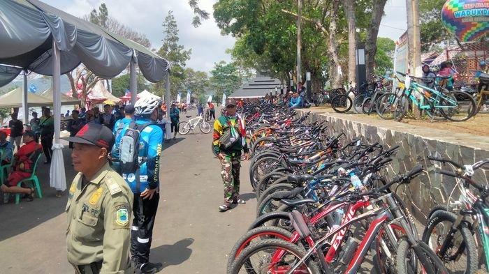 Tempat Wisata Waduk Darma Kuningan Mendadak Diserbu Para Pencinta ...