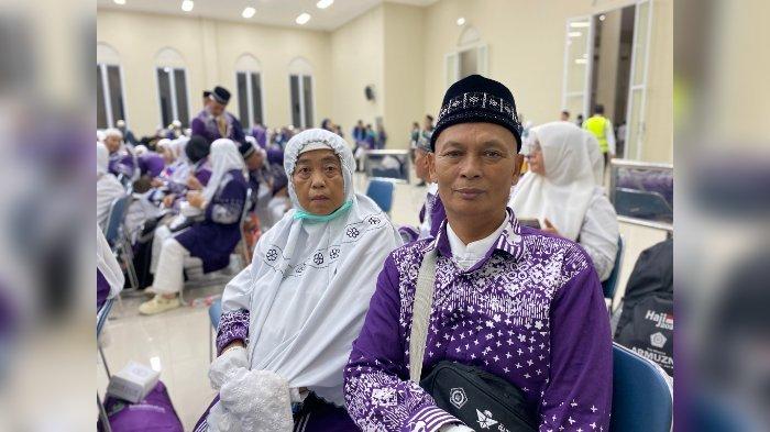 Jemaah Haji Kloter Pertama KJT Tiba di Asrama Haji Indramayu, Disambut ...