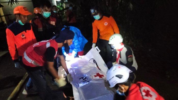 Mayat Laki-laki Ditemukan Mengapung di Sungai Cisokan Cianjur, Kondisi ... Mayat Laki-laki Ditemukan Mengapung di Sungai Cisokan Cianjur, Kondisi ...