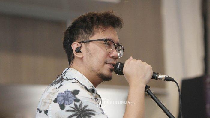 Lagu Baru Adera-Peluk Aku Bukan Dia Dirilis Hari Ini 15 Agustus 2022 ...