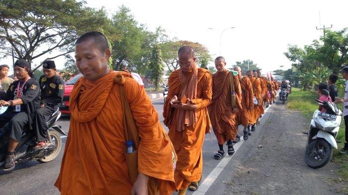 Biksu Asal Malaysia Ini Ungkap Tantangan Terberat Saat Menjalani Ritual ...