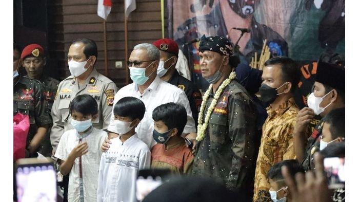 Hercules Mantan Preman Tanah Abang Turun Gunung, Lakukan Ini di Kuningan Sebagai Ketum Ormas ...