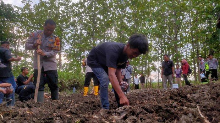 Mengintip Puluhan Anak Jalanan Menebar Benih Harapan di Desa Tandus ...