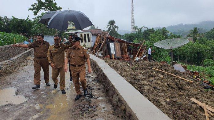 Pembangunan TPT di Titik Rawan Longsor Jalan Desa Cibodas - Nunukbaru ...