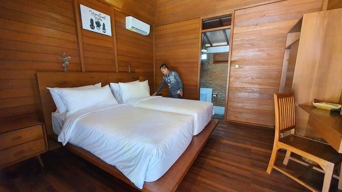 Nikmatnya Bermalam di Villa Kayu dan Merasakan Hamparan Pasir Putih ...