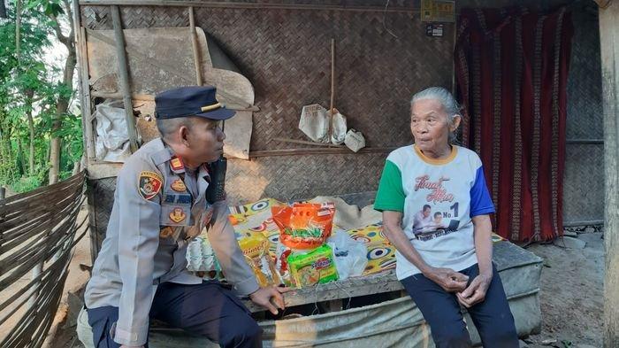 Cerita Emak Anih, Warga Pabuaran Subang Hidup Sebatangkara di Gubuk ...