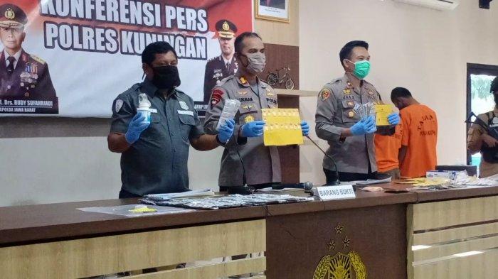 Polisi Kuningan Bekuk Empat Pengedar Narkoba Sita 17 Paket Sabu Dan