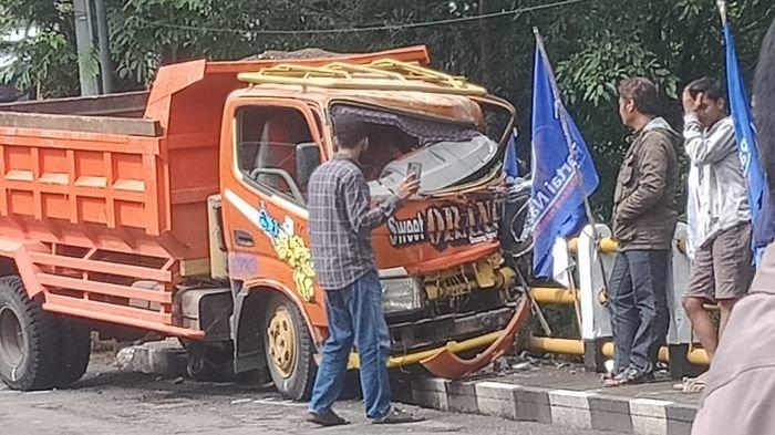 Kecelakaan Parah Pukul 05.00 WIB di Kuningan, Truk Oleng Tabrak ...