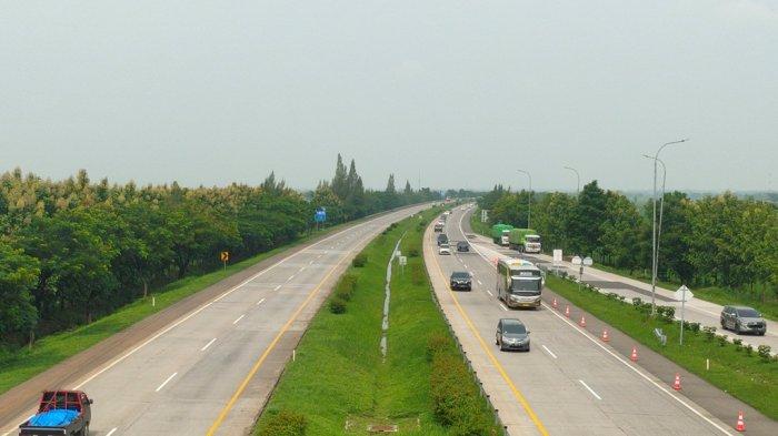 Jelang Malam Tahun Baru 2022, Arus Lalu Lintas di Tol Cipali Terpantau ... Jelang Malam Tahun Baru 2022, Arus Lalu Lintas di Tol Cipali Terpantau ...