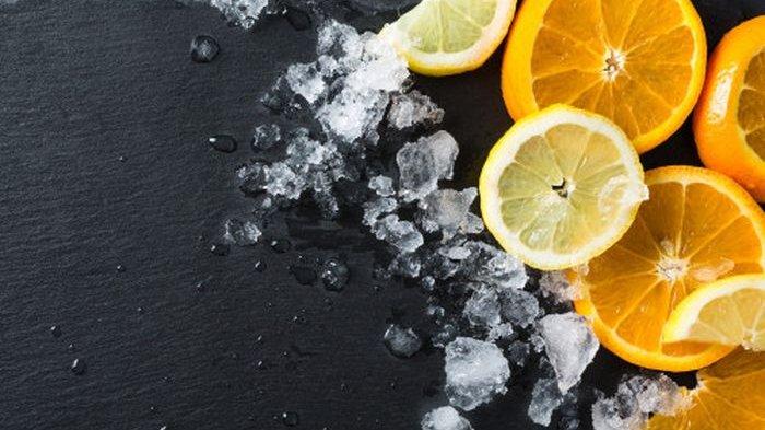 Coba Deh Potong Lemon Jadi 4 Bagian, Lalu Isi Dengan Garam & Letakkan ...