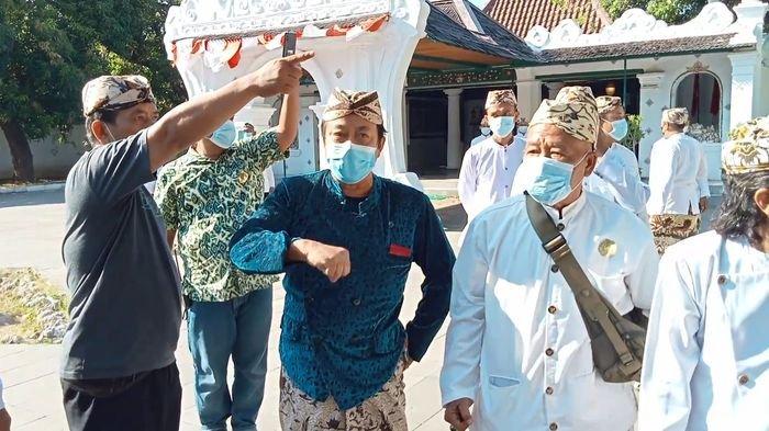 Ricuh Pelantikan Perangkat Sultan Aloeda II di Keraton Dibubarkan Ratu ...