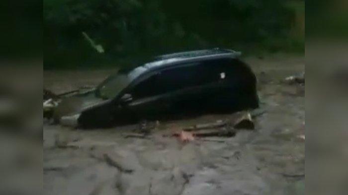 Viral Mobil Terbawa Arus Banjir, Petugas P2BK Cicurug: Itu Peristiwa Tahun 2021 Lalu ...