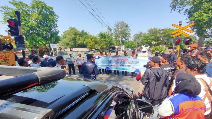 Tingkat Kecelakaan Turun, Namun Perlintasan Sebidang Tetap Menjadi Tantangan di Daop 3 Cirebon ...