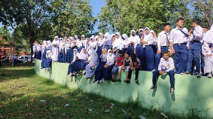 32 Biksu dari Thailand Lanjutkan Jalan Kaki ke Candi Borobudur, Dilepas ...