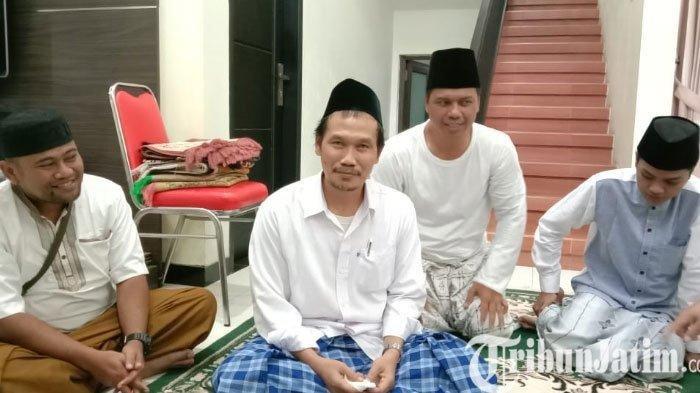 Sosok Gus Baha Murid Mbah Moen Yang Sederhana Dan Kharismatik Ulama