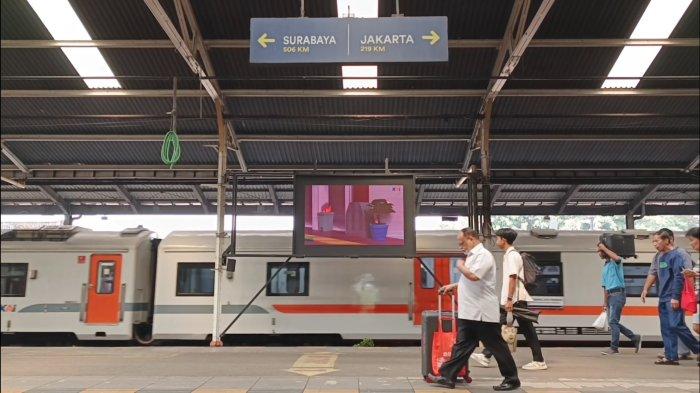 Mudik Ramadan Mulai Menggeliat, Ribuan Penumpang di Cirebon Naik Kereta ...