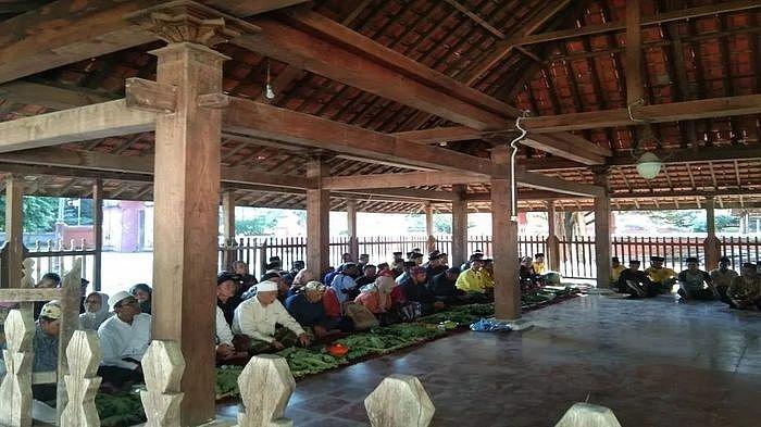 Cerita di Balik Eksisnya Tradisi Selametan Bubur Suro di Keraton ...