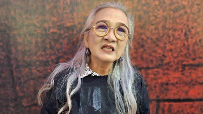 Cerita Yati Surachman, Sudah 50 Tahun Berkarya Masih Ada Rumah Produksi ...