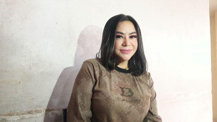 Anisa Bahar Spesialis Daun Muda, Kini Dekat dengan Edwin Bahari ...